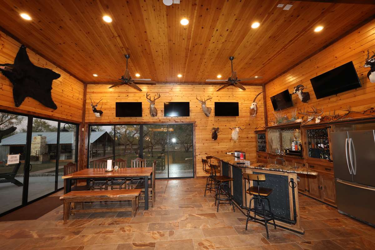 South Texas Luxury Hunting Lodge | Santa Cruz Ranch