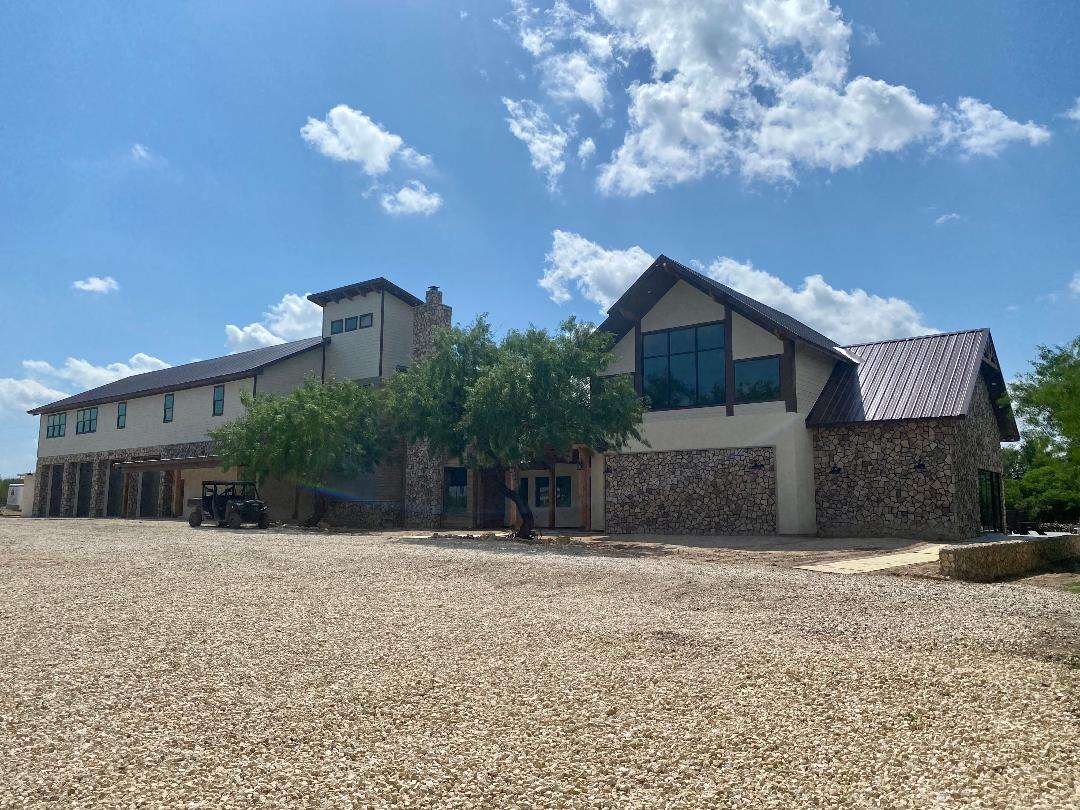 South Texas Luxury Hunting Lodge | Santa Cruz Ranch